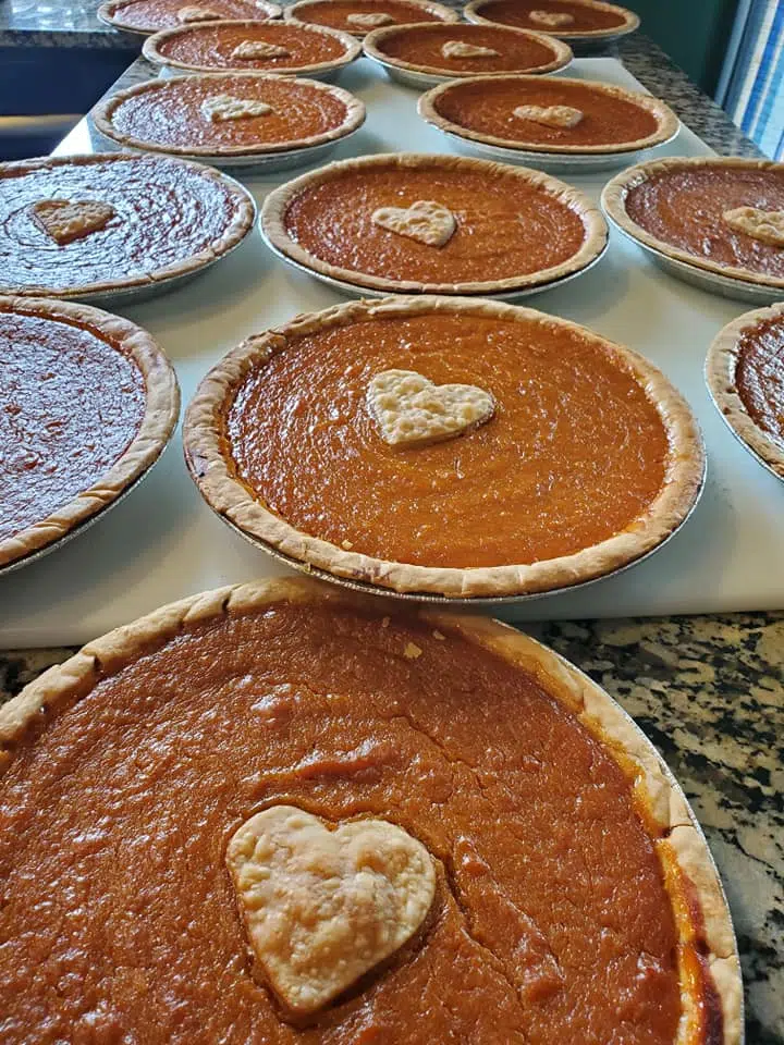 Roslyn Harmon Joins Erica with Sweet Potato Comfort Pie | SPIRIT 105.3