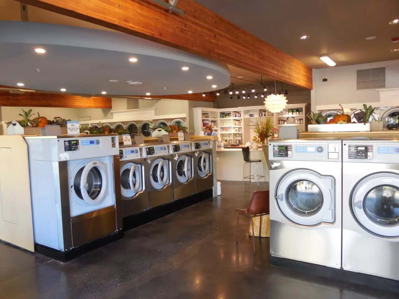 Giving Back to Healthcare Workers – Brio Laundry | PRAISE 106.5