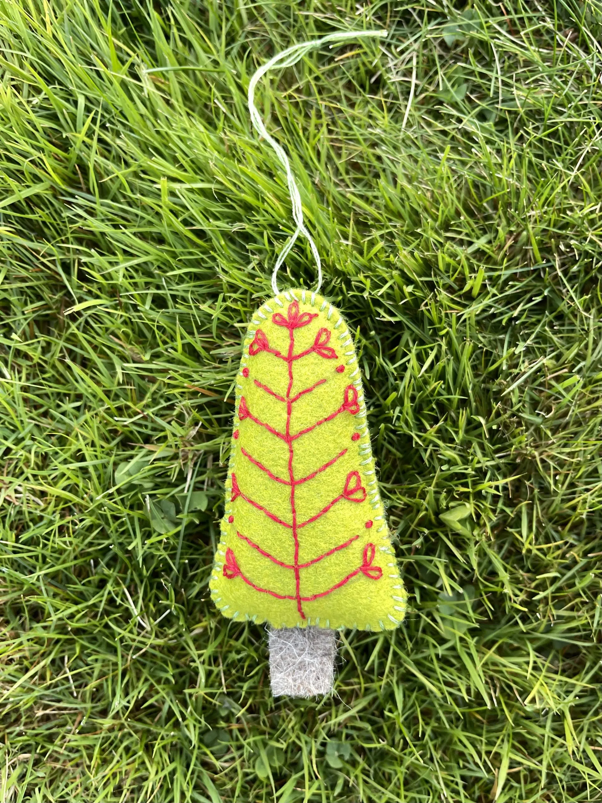 Handmade Felt Christmas Ornaments | AllMomDoes