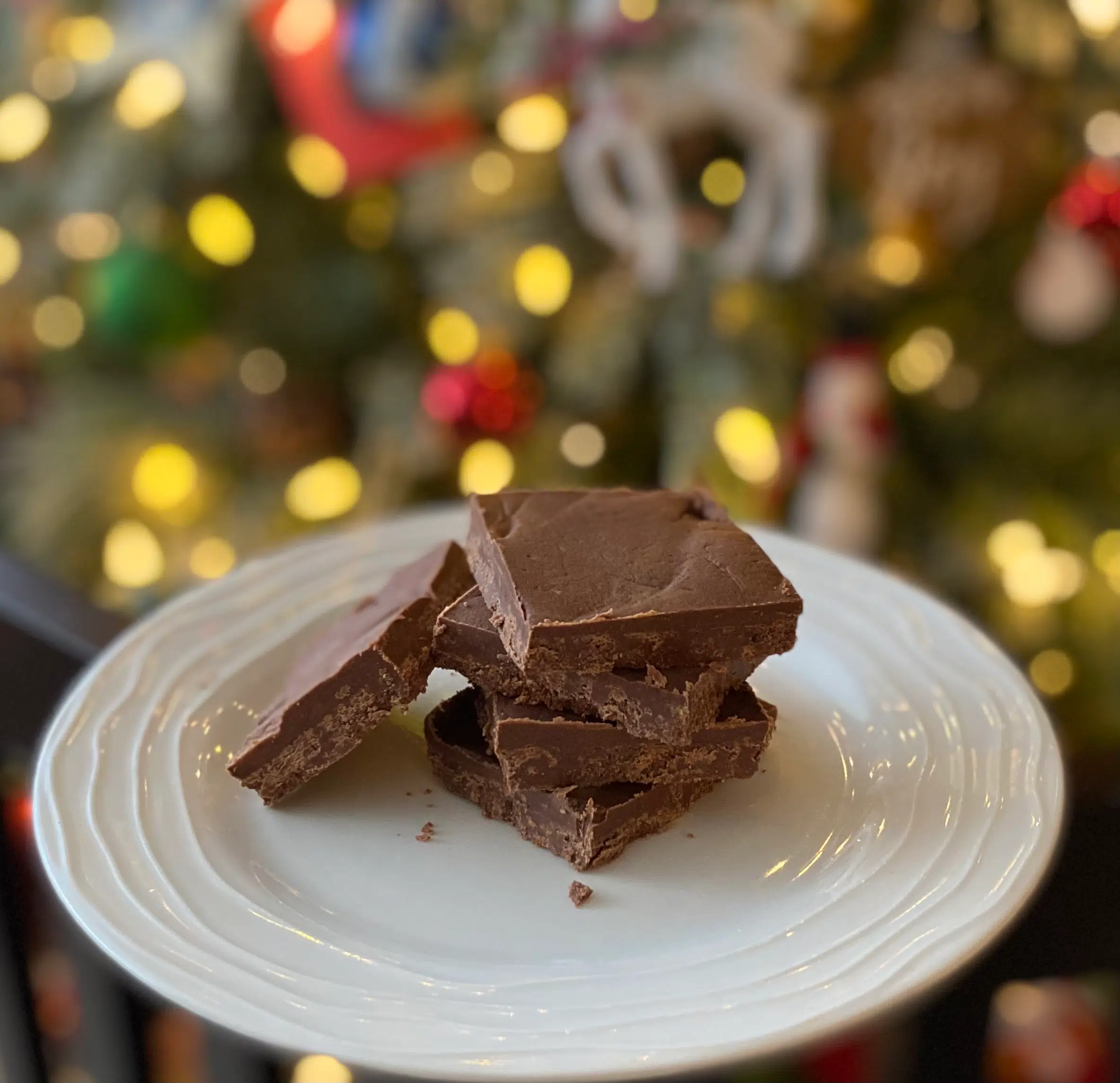 Easy Christmas Fudge | AllMomDoes
