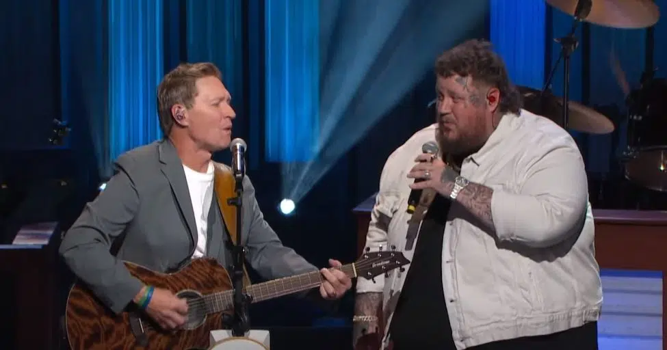 The Crowd Erupts As Jelly Roll Unexpectedly Joins Craig Morgan On The ...