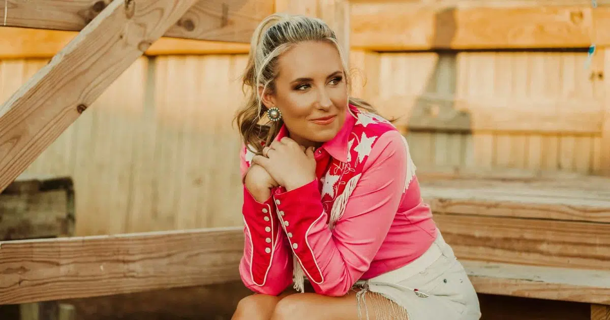 Sneak Peek: Exclusive Interview & Performance With Amanda Kate Ferris ...