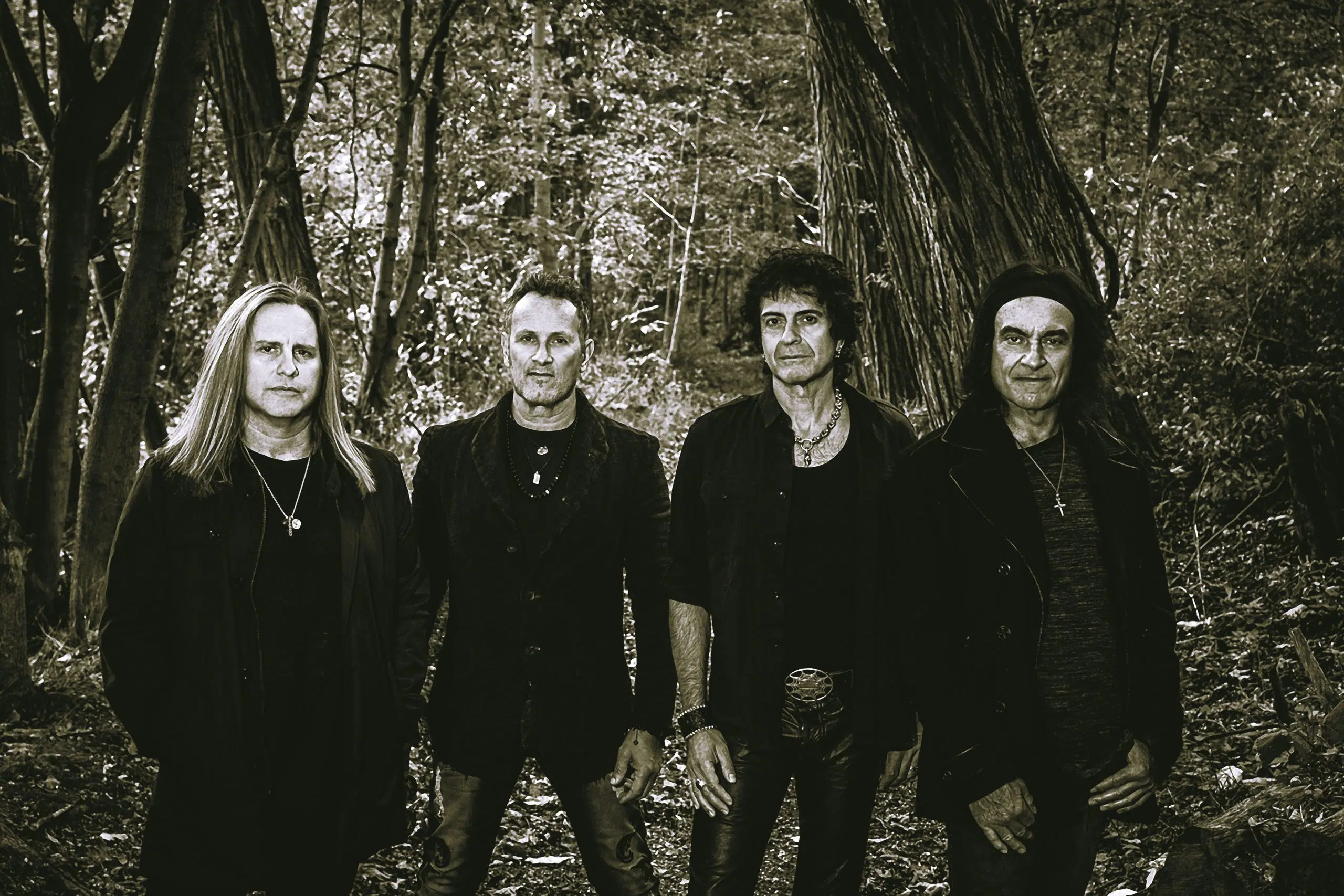 Def Leppard / Last in Line Guitarist Vivian Campbell Checks in With ...