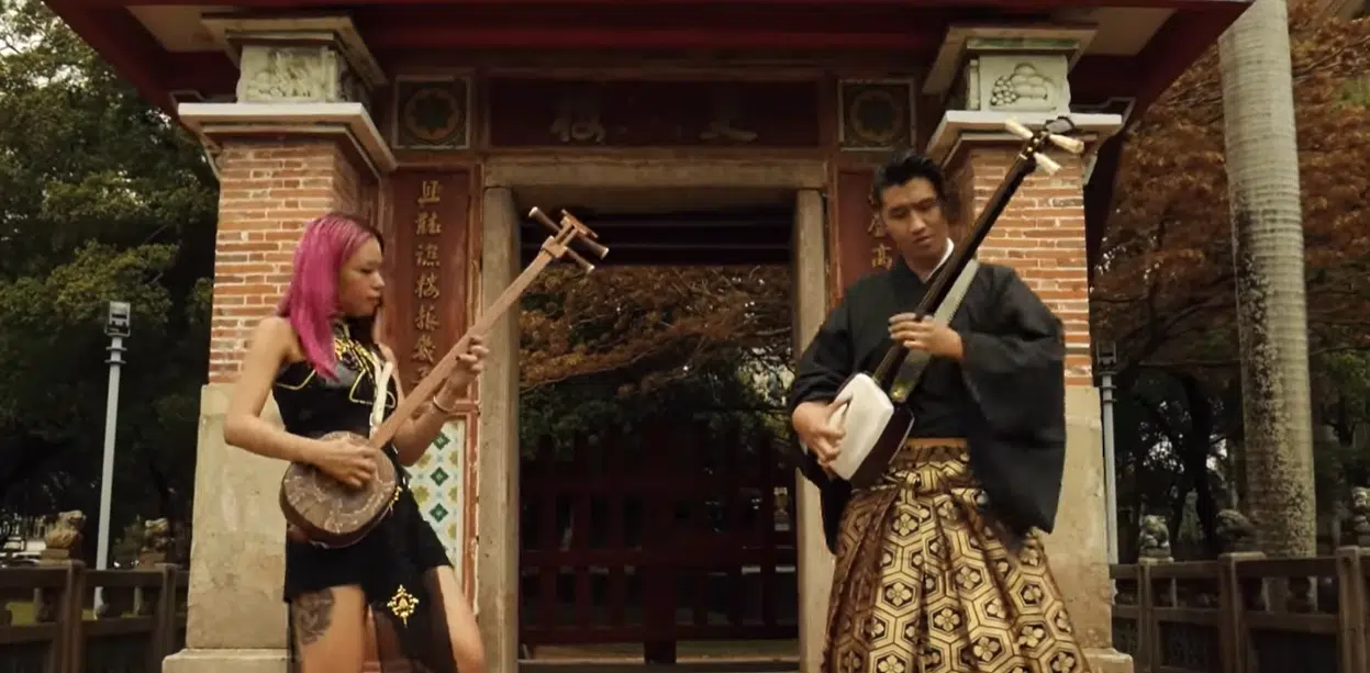 AC/DC “Thunderstruck” Covered by a Traditional Japanese Instrument by a ...