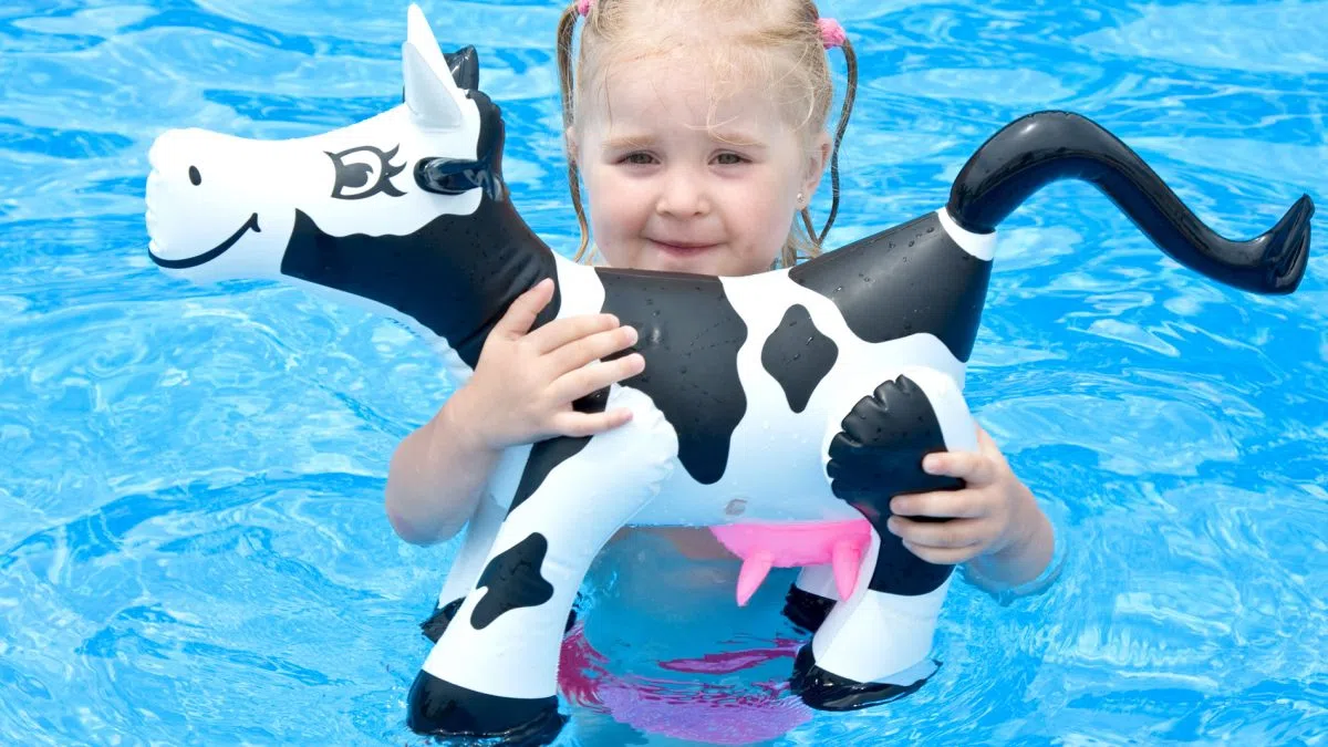 Bovine Intervention: U.K. Firefighters Rescue a Cow Trapped In a Canal [VIDEO] | 105.7 WAPL ...