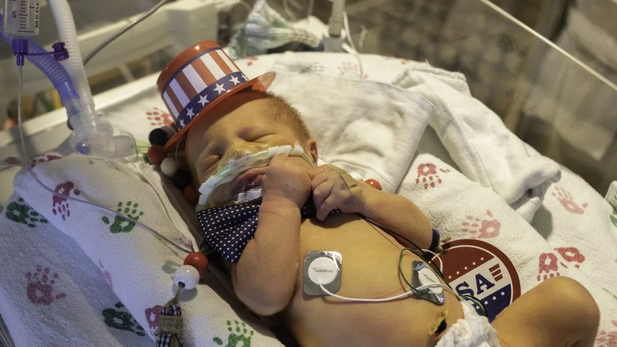 Green Bay NICU babies celebrate 4th of July | WHBY