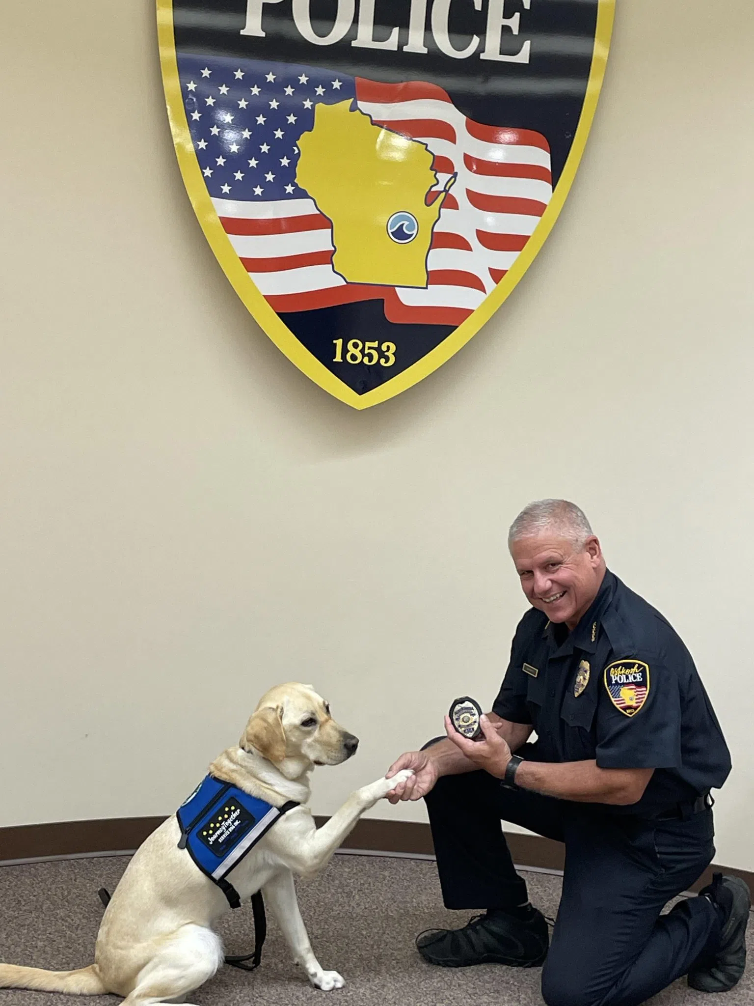 Oshkosh police welcome new therapy dog | 105.7 WAPL | The Rockin' Apple