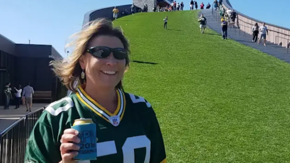 Combined Locks woman is a finalist for the Green Bay Packers Fan Hall ...