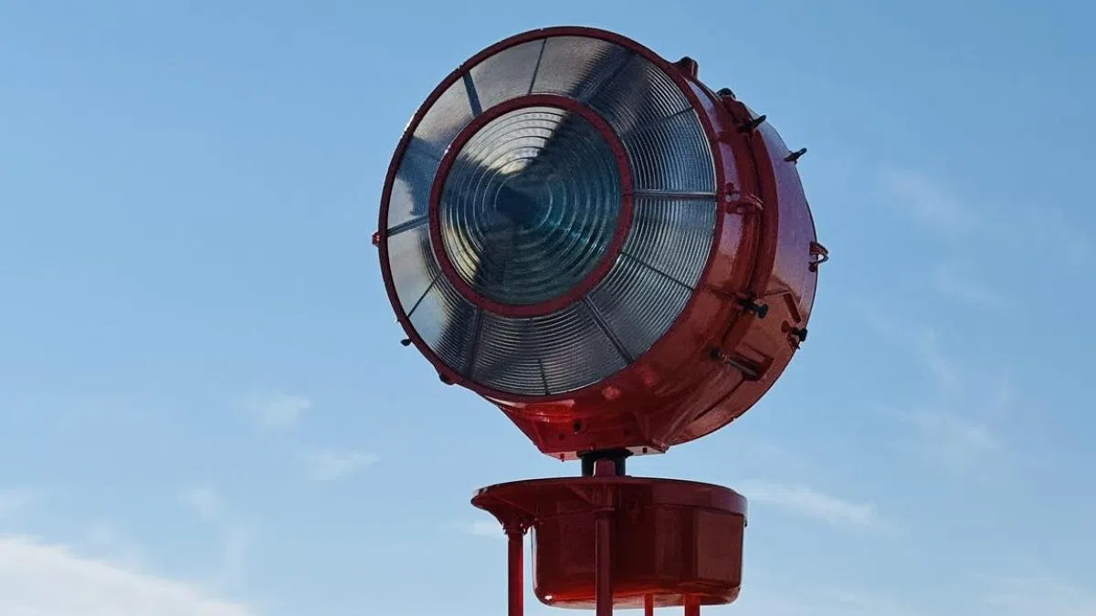 Old beacon put on display at Wittman Regional Airport [AUDIO] | Razor ...