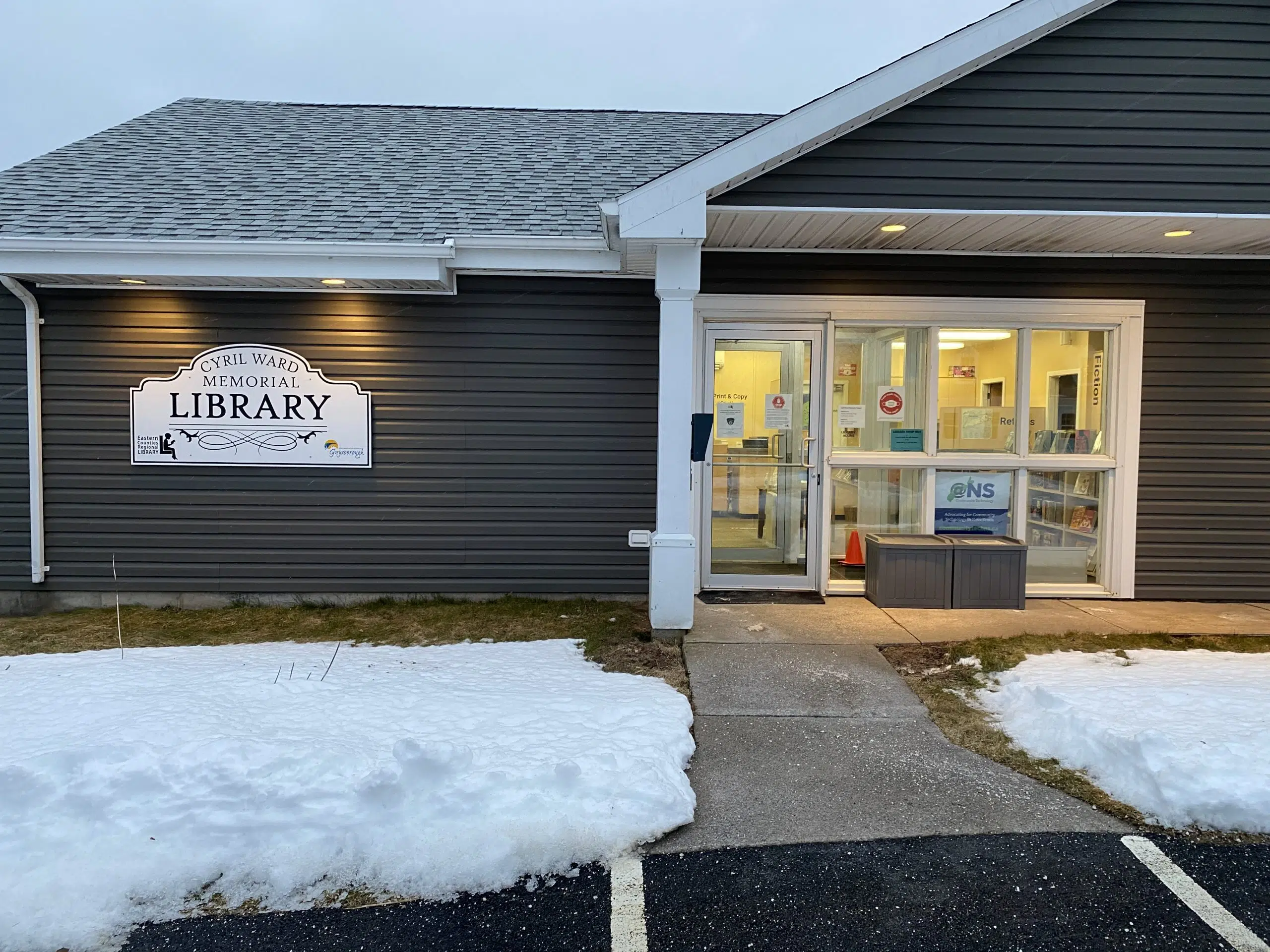 Councillors unhappy with reduced library hours- warden | 101.5 The Hawk