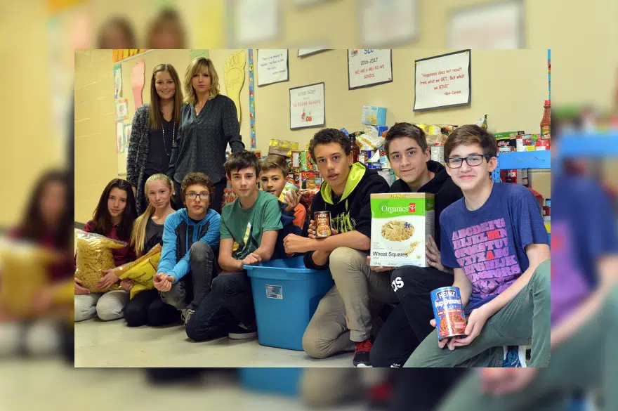Arthur Pechey students scare hunger away with donations | paNOW