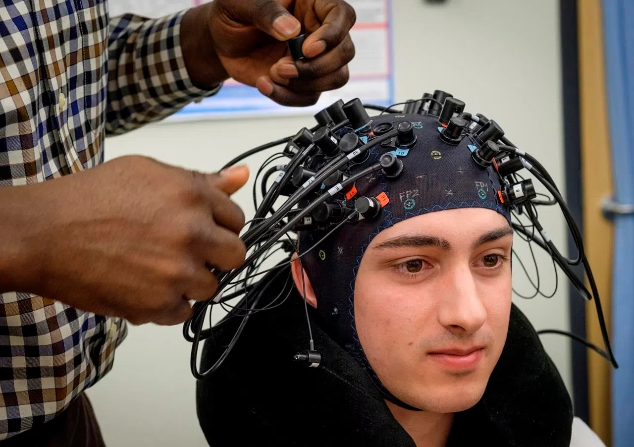 Portable imaging system to help identify concussions using brain ...