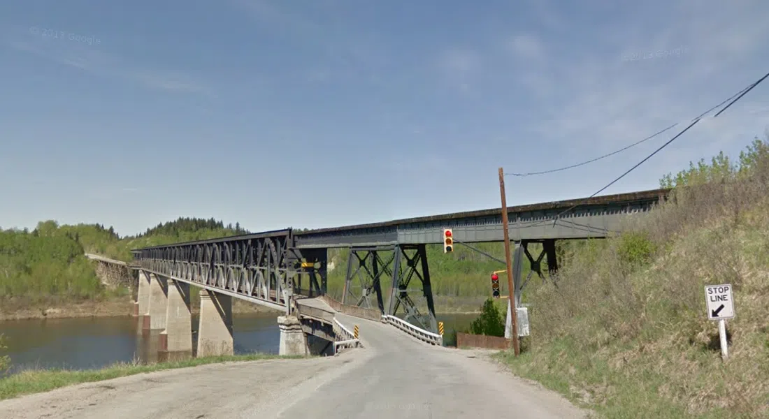 Old Highway 35 Bridge Closes Wednesday | Country 600 CJWW