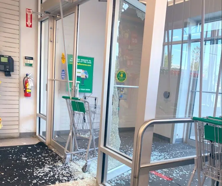 Shopping rage smashes glass window at a Regina store | Country 600 CJWW