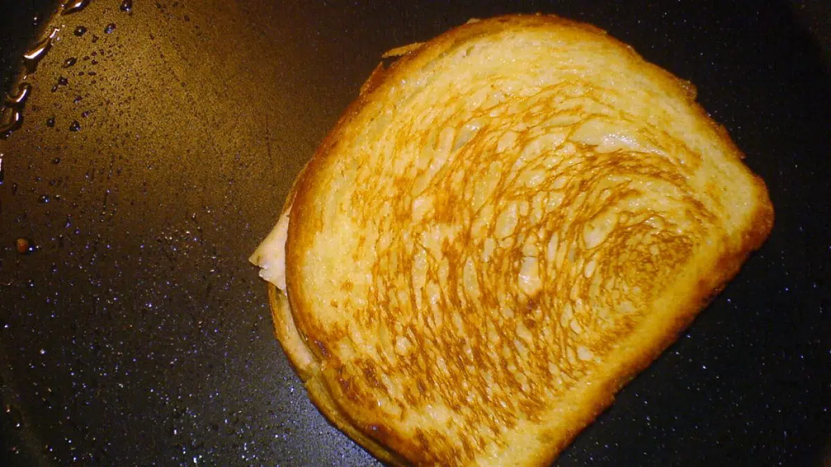 Listeners Funniest Story About Grilled Cheese | Country 105 | Thunder ...