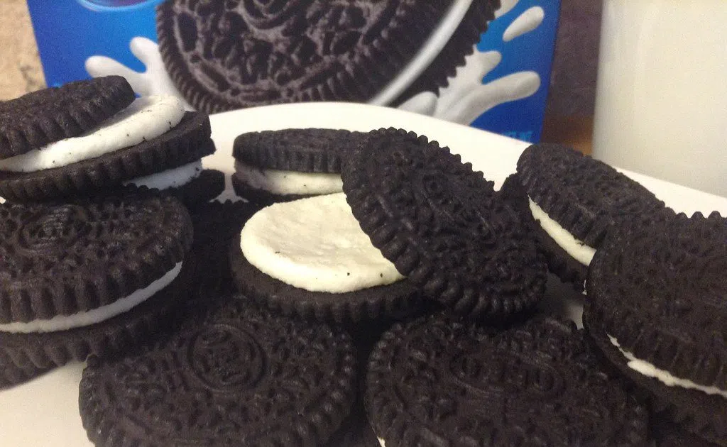 How Do You Eat Yours? It’s Oreo Cookie Day | Country 100.7