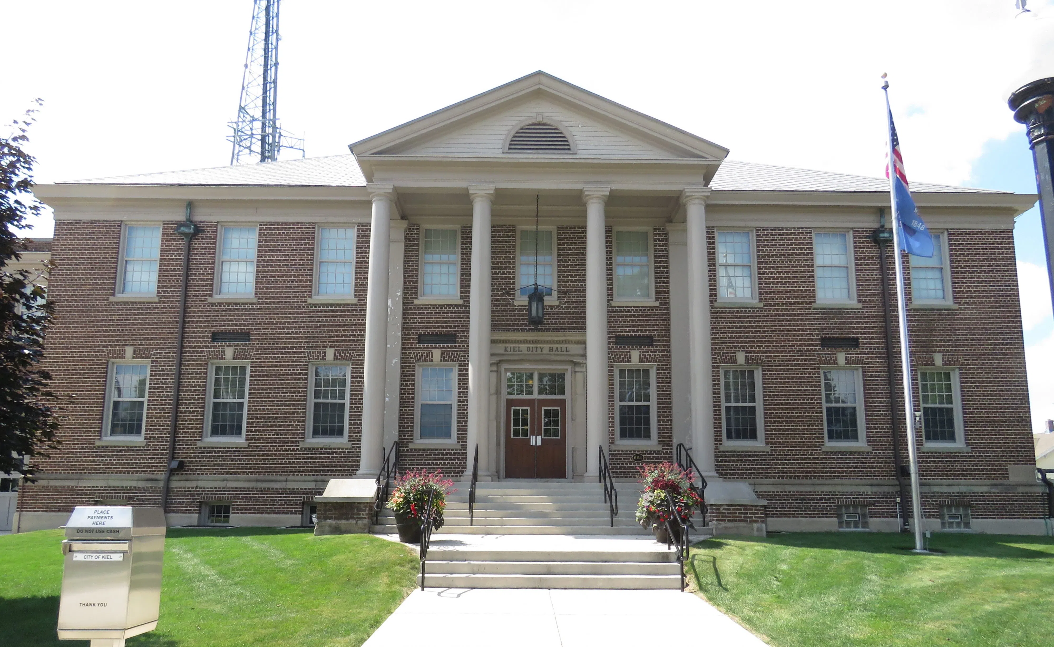 Kiel Councilmember Calls for Fellow Members Resignation After Incidents with Dog Waste ...