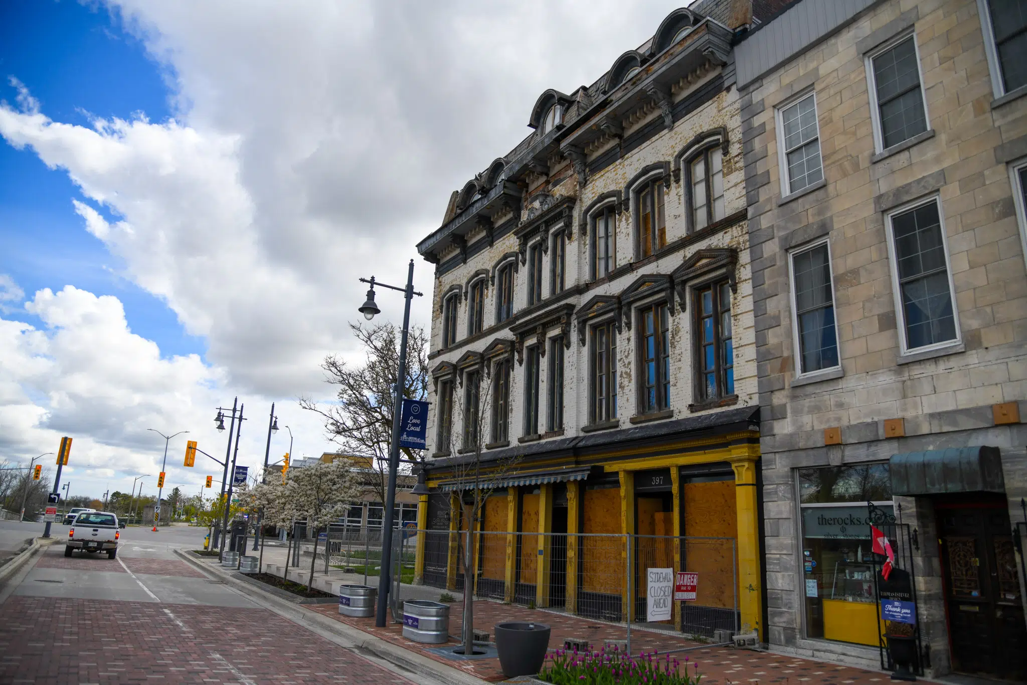 Work on former ‘Bohemian Penguin’ building starts Monday | Quinte News