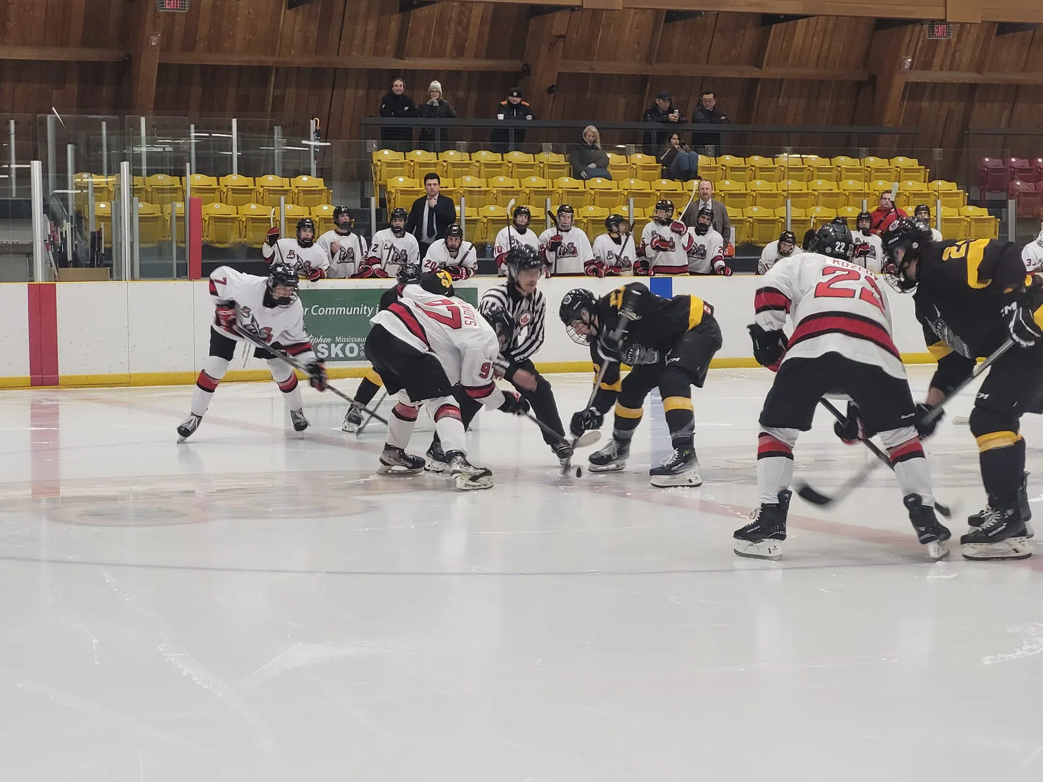 Trenton Golden Hawks extend winning streak to 15 games | Quinte News