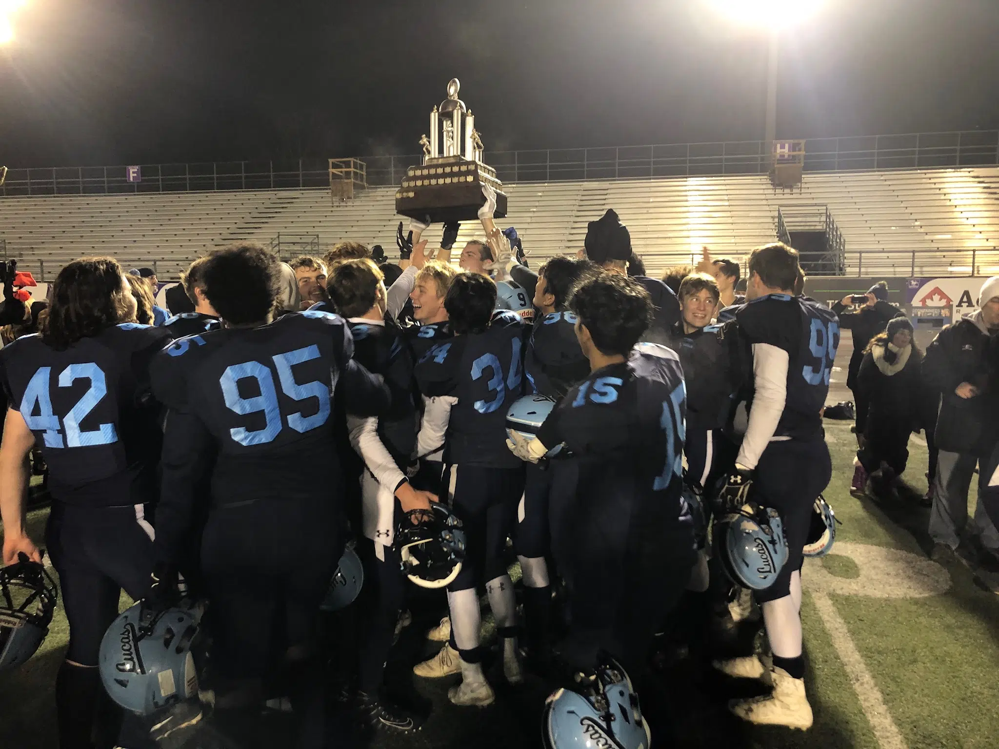 Vikings top Crusaders in wild WOSSAA championship | 106.9 The X
