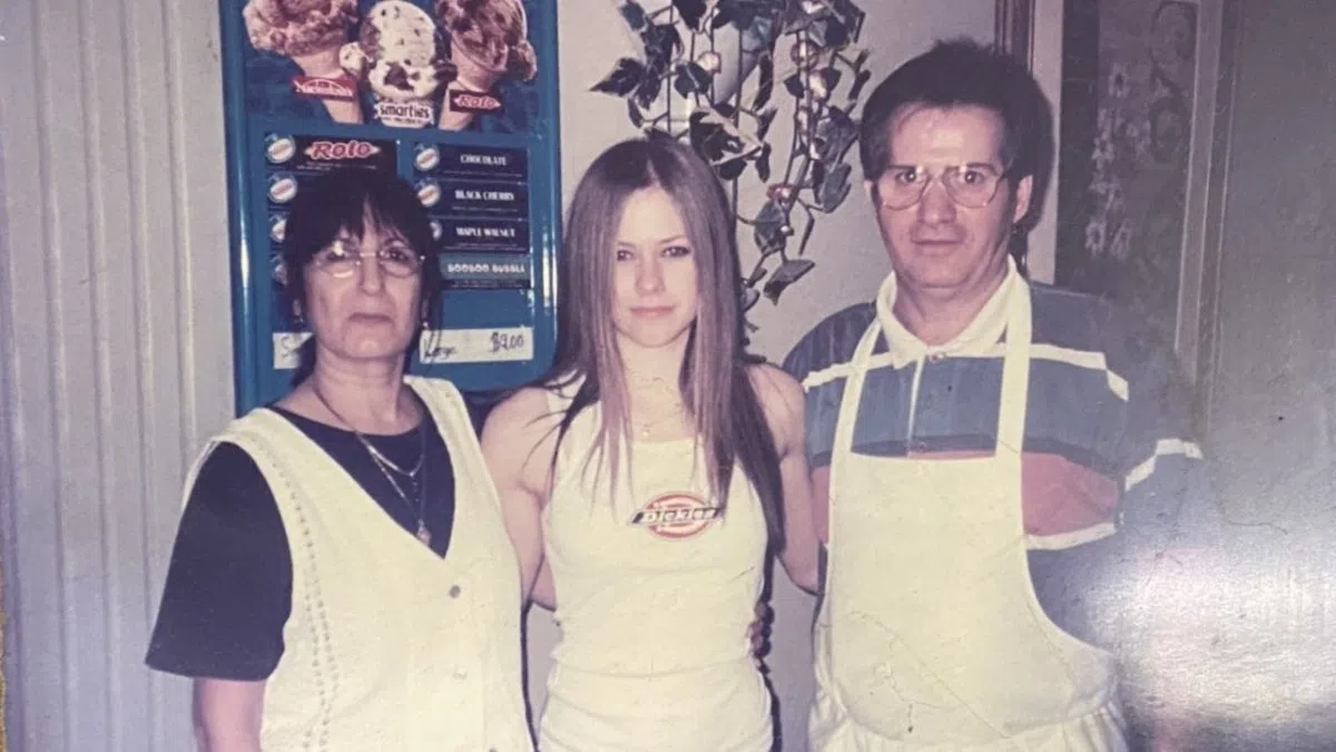 Avril’s Star: Her favourite Napanee pizza spot shares some memories ...
