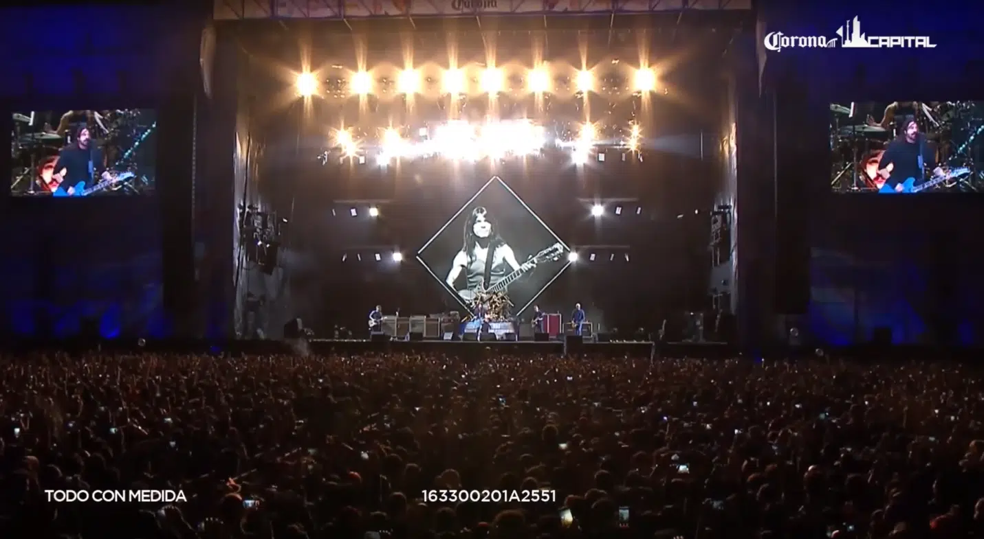 Foo Fighters Pay Tribute to Malcolm Young | 102.9 The Buzz