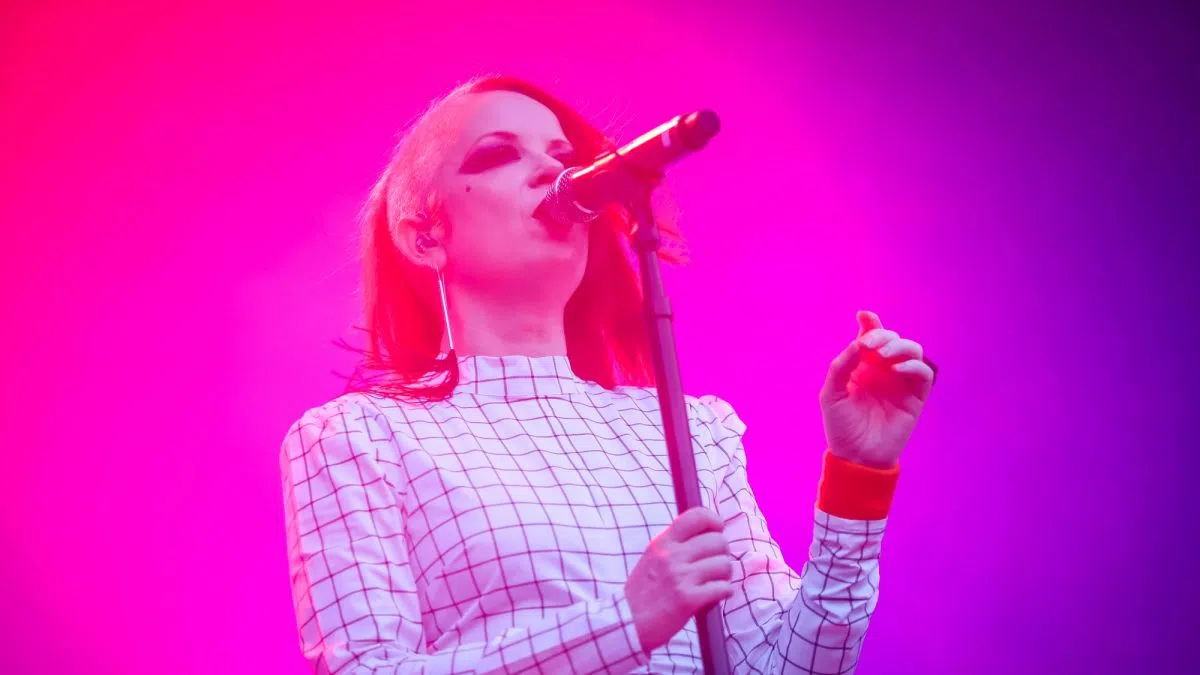 Garbage Singer Shirley Manson Fights Back Following Tabloid’s Ageist ...