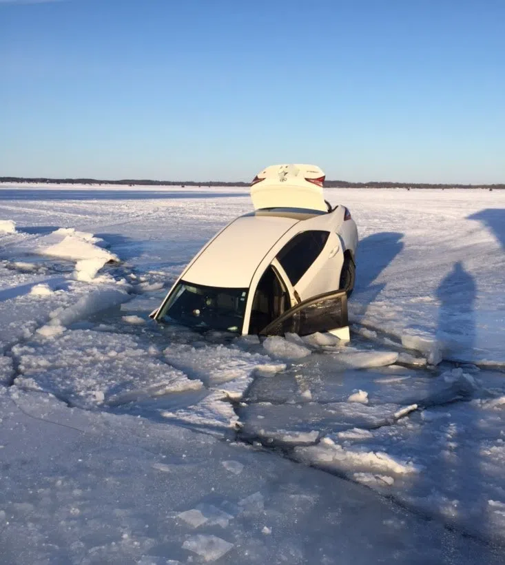 Car Through Ice On Lake Simcoe | FM92 South Simcoe Today