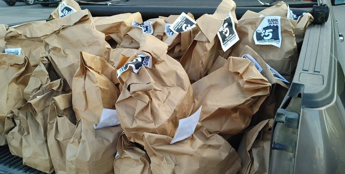 COMMUNITY SPOTLIGHT: 88.1 myFM RCL Automotive Build a Mountain of Food ...