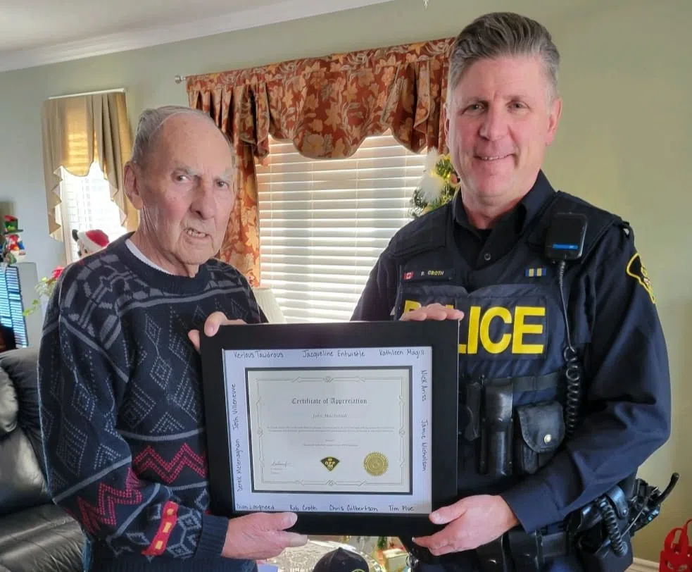 Lanark OPP thanks civilian guard for decades of service ...