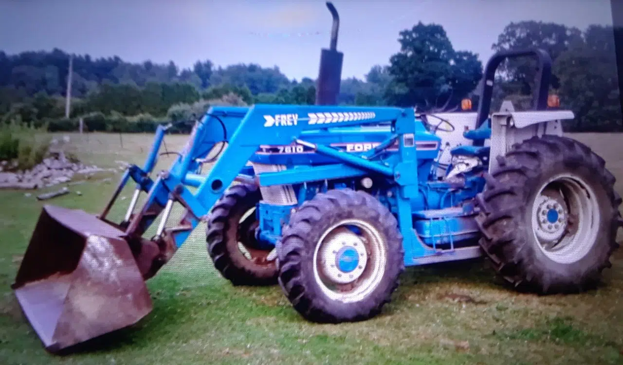Elgin OPP investigating tractor theft | 94.1 St.ThomasToday.ca