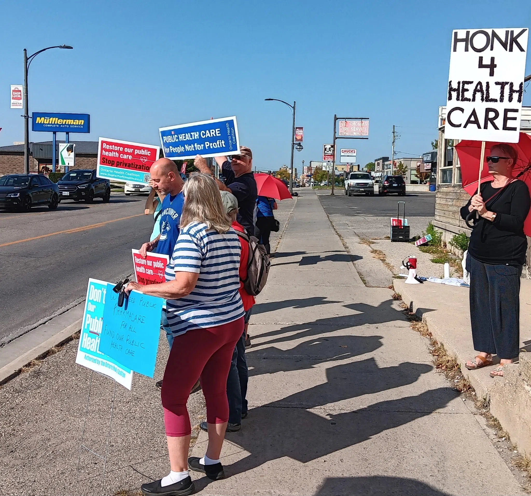 St. Thomas rally needles Ford government over its expanding hospital ...