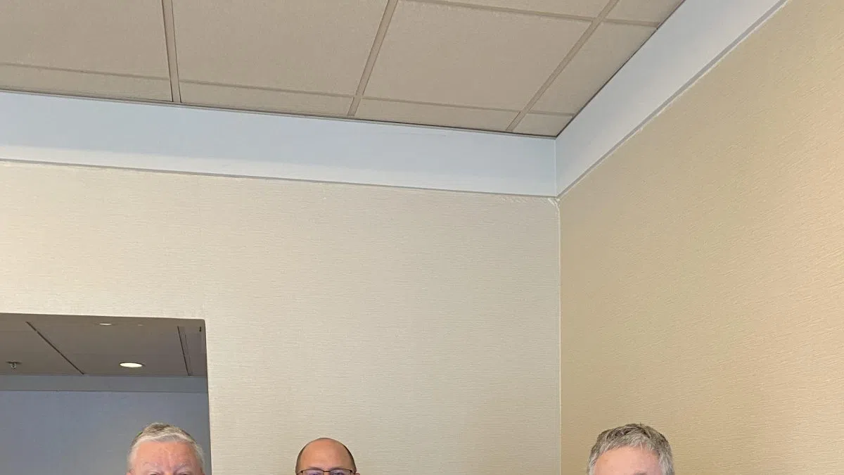 COMMUNITY SPOTLIGHT- South Huron Mayor Cheers Lisa Thompson’s Re ...