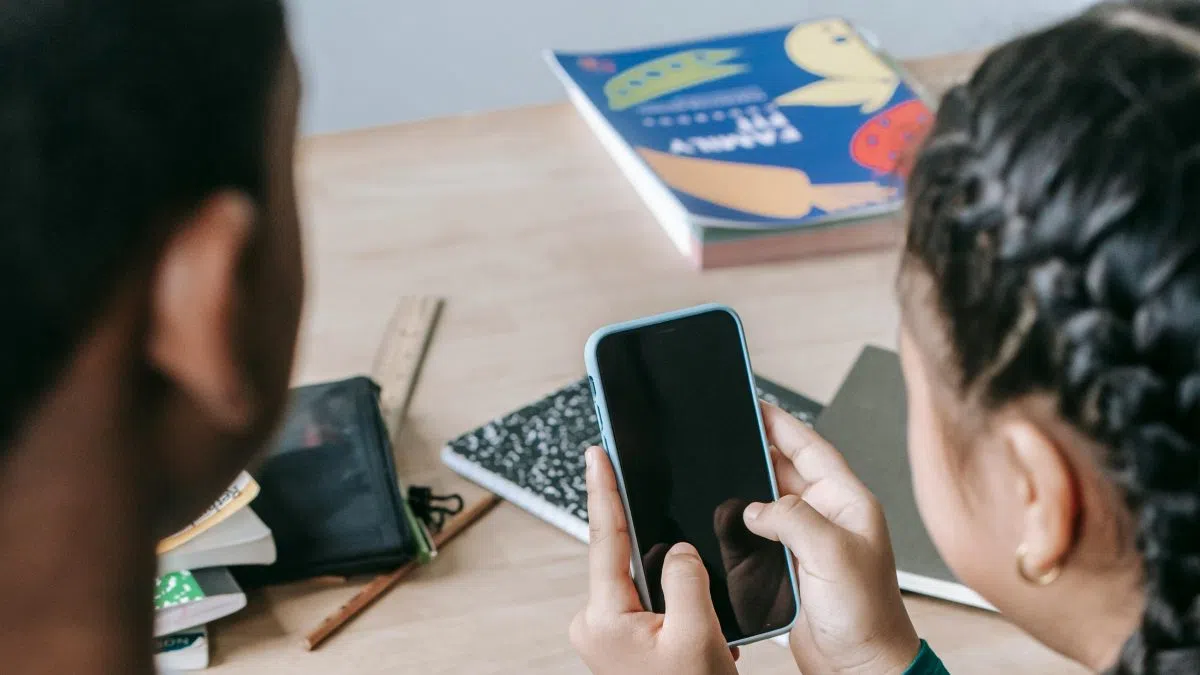 OPP Warns Parents About Online Dangers: Sextortion and Grooming Cases ...