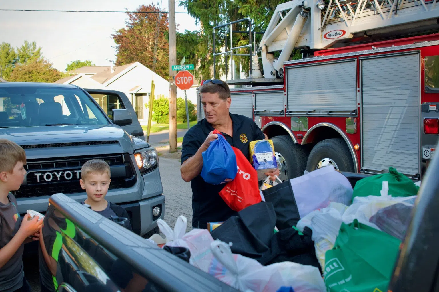 COMMUNITY SPOTLIGHT: Fire department food drive sees outpouring of ...