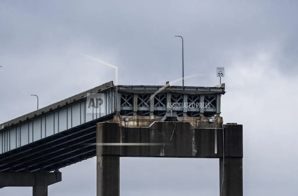 First vessel uses alternate channel to bypass wreckage at the Baltimore ...