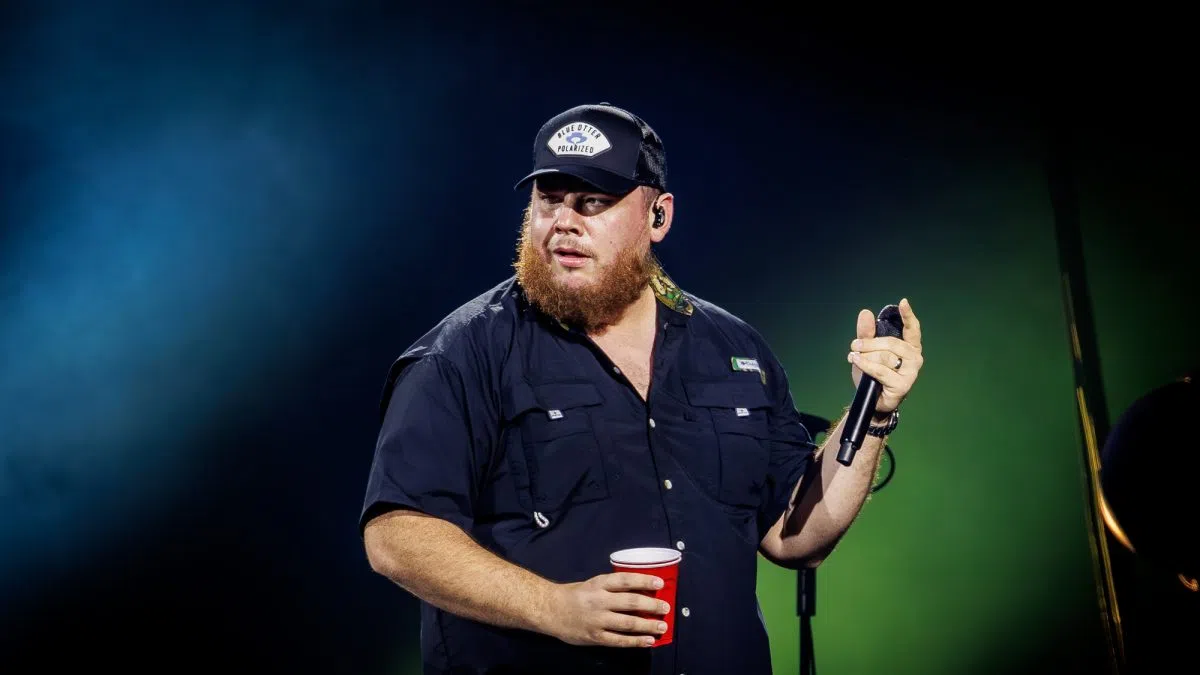 Luke Combs Sings With The Backstreet Boys | Hot Country 103.5