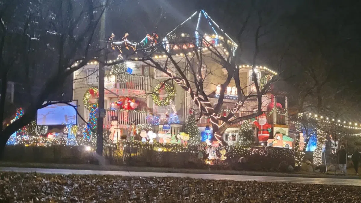 The South End Halifax Doctors Continue Christmas Light Displays | Hot ...