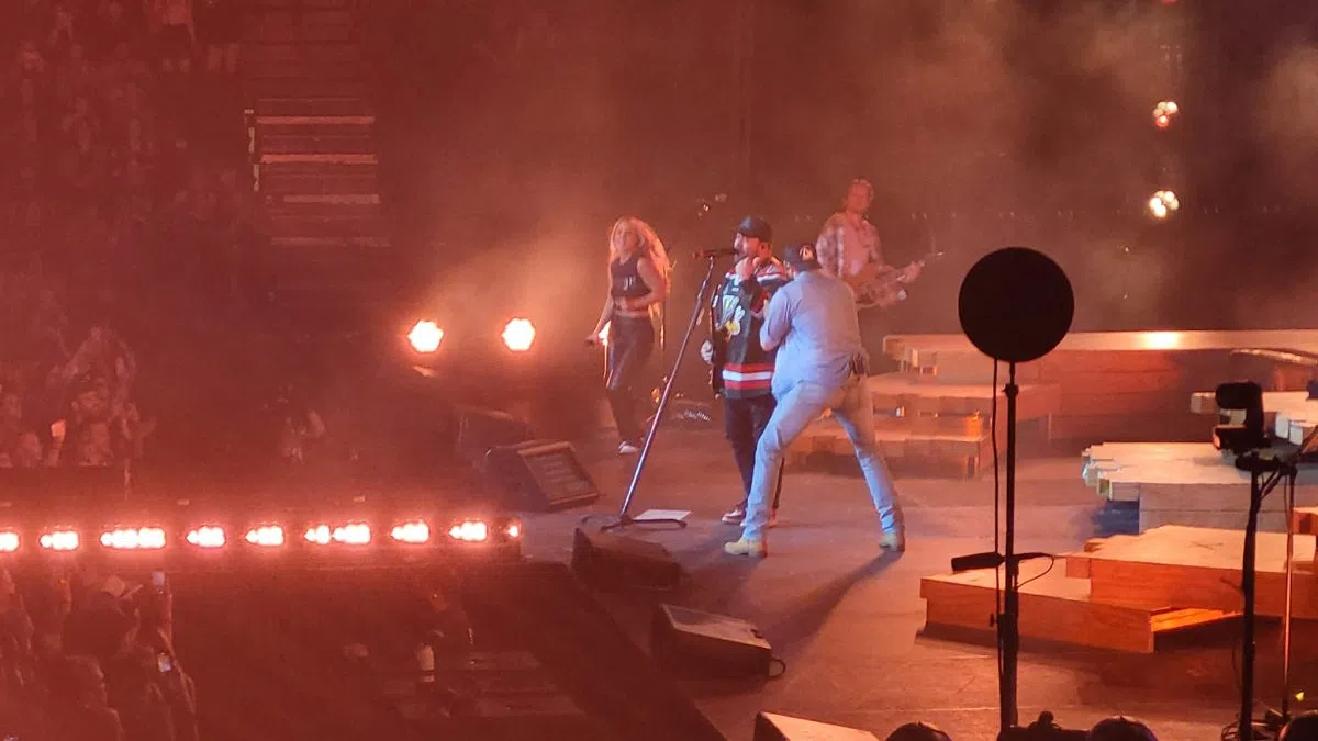 Meghan Patrick Called Ian to Chat About New Song | Hot Country 103.5