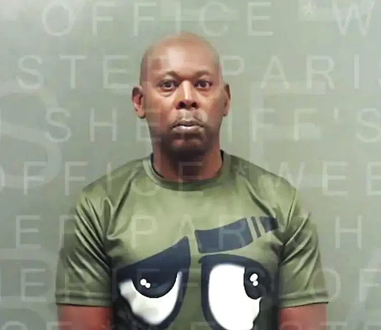 Man posing as a Cullen, La. police officer arrested after shooting dog ...