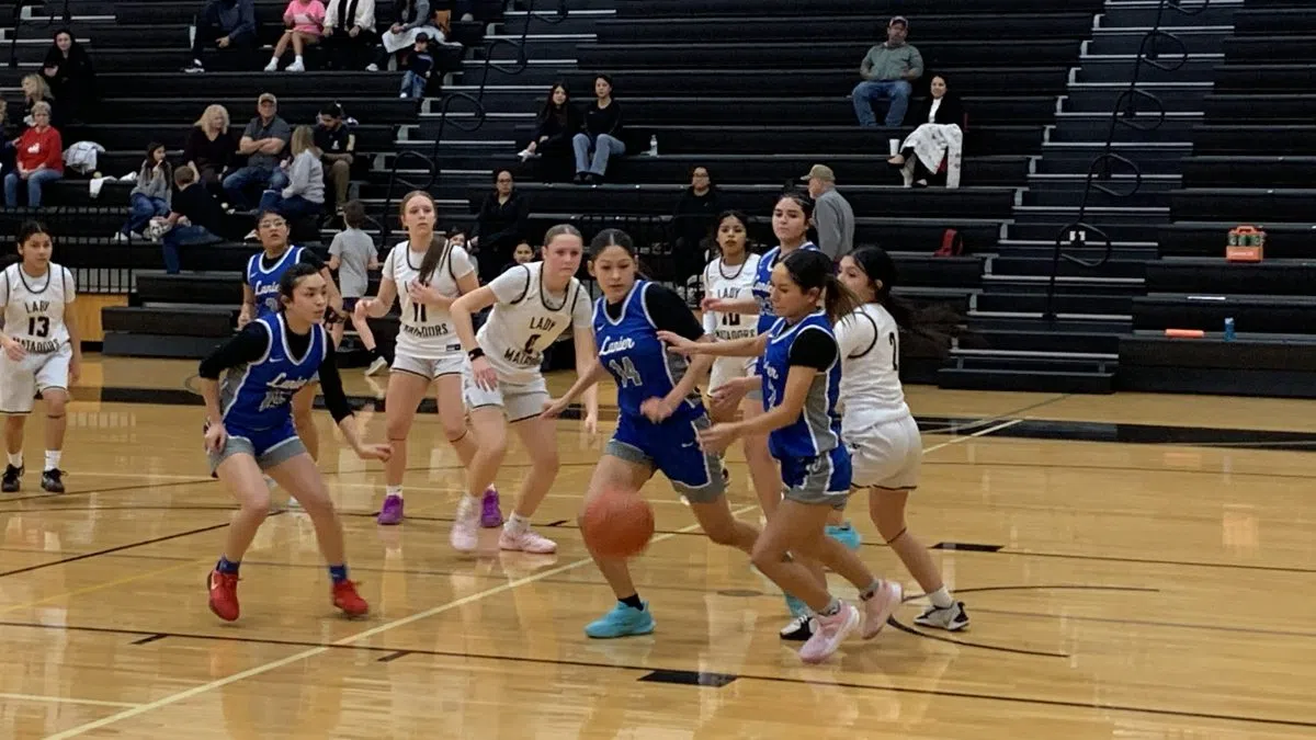 Seguin splits district games while Navarro boys and girls win district ...