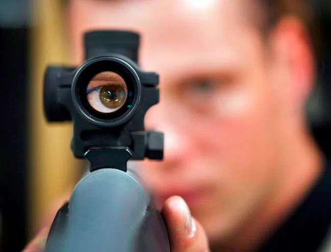 Firearms licence screening backlogs pose safety risks: RCMP audit | larongeNOW