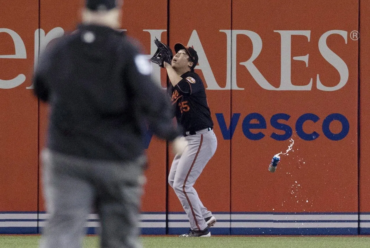 Blue Jays only serving beer in cups after beer can throwing incident ...