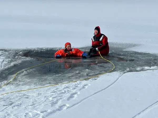 Columbus firefighters conduct ice rescue training | Local News Digital