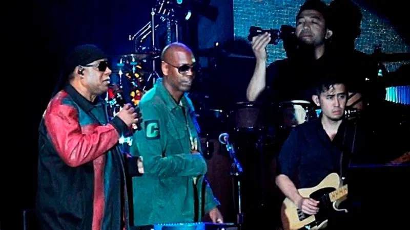 Dave Chappelle hosts concert to honour Ohio shooting victims ...