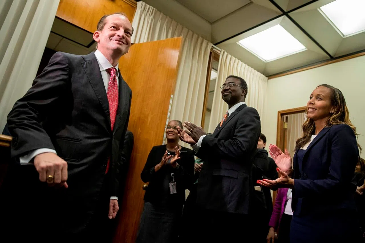 Alex Acosta sworn in as US labour secretary | Lethbridge News Now Alex Acosta sworn in as US labour secretary | Lethbridge News Now