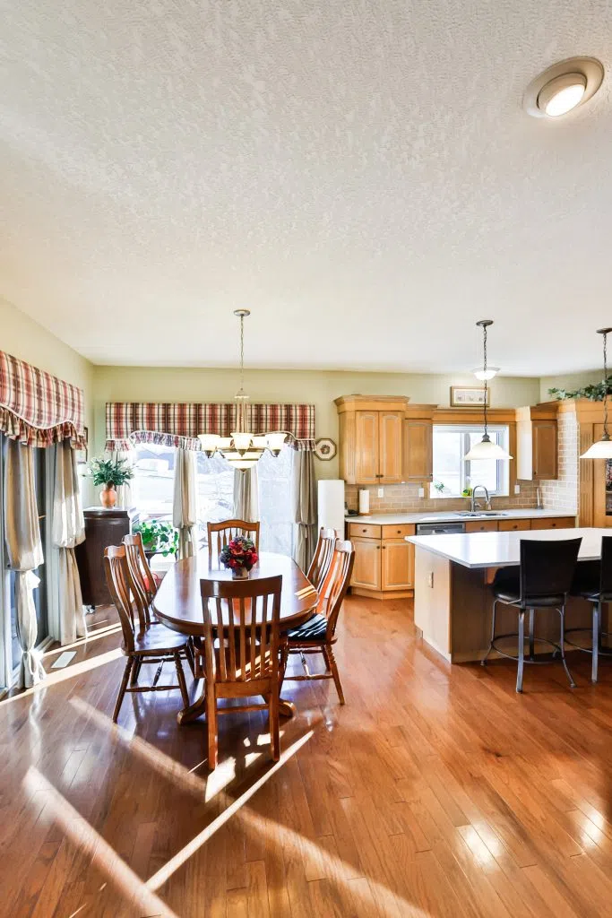 House for Sale – 25 S 50 W, RAYMOND, AB | Lethbridge News Now