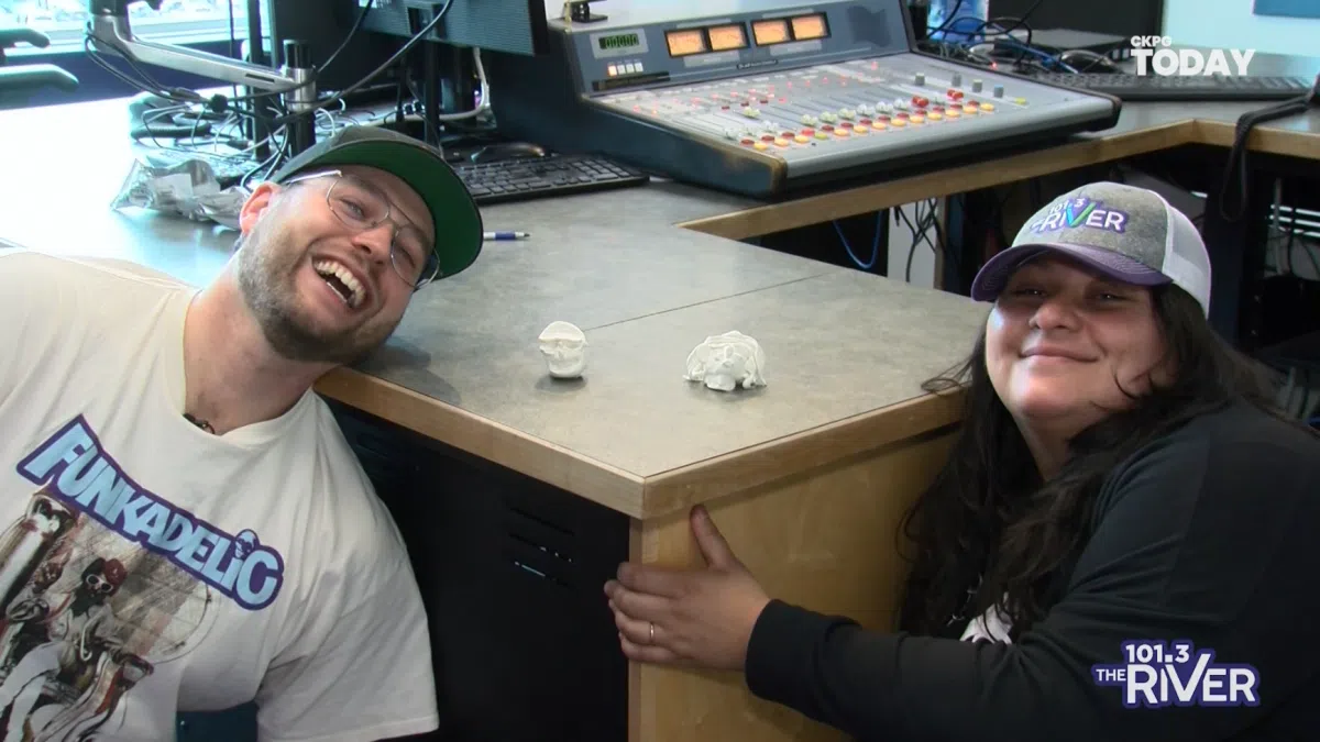 Vilma vs. Clinton: Model Show Hosts | CKPG Today