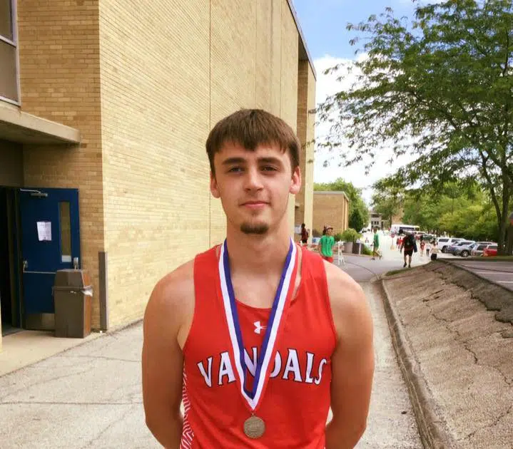 Former State Champ Curtis Gordon goes inducted into Vandals Hall of ...