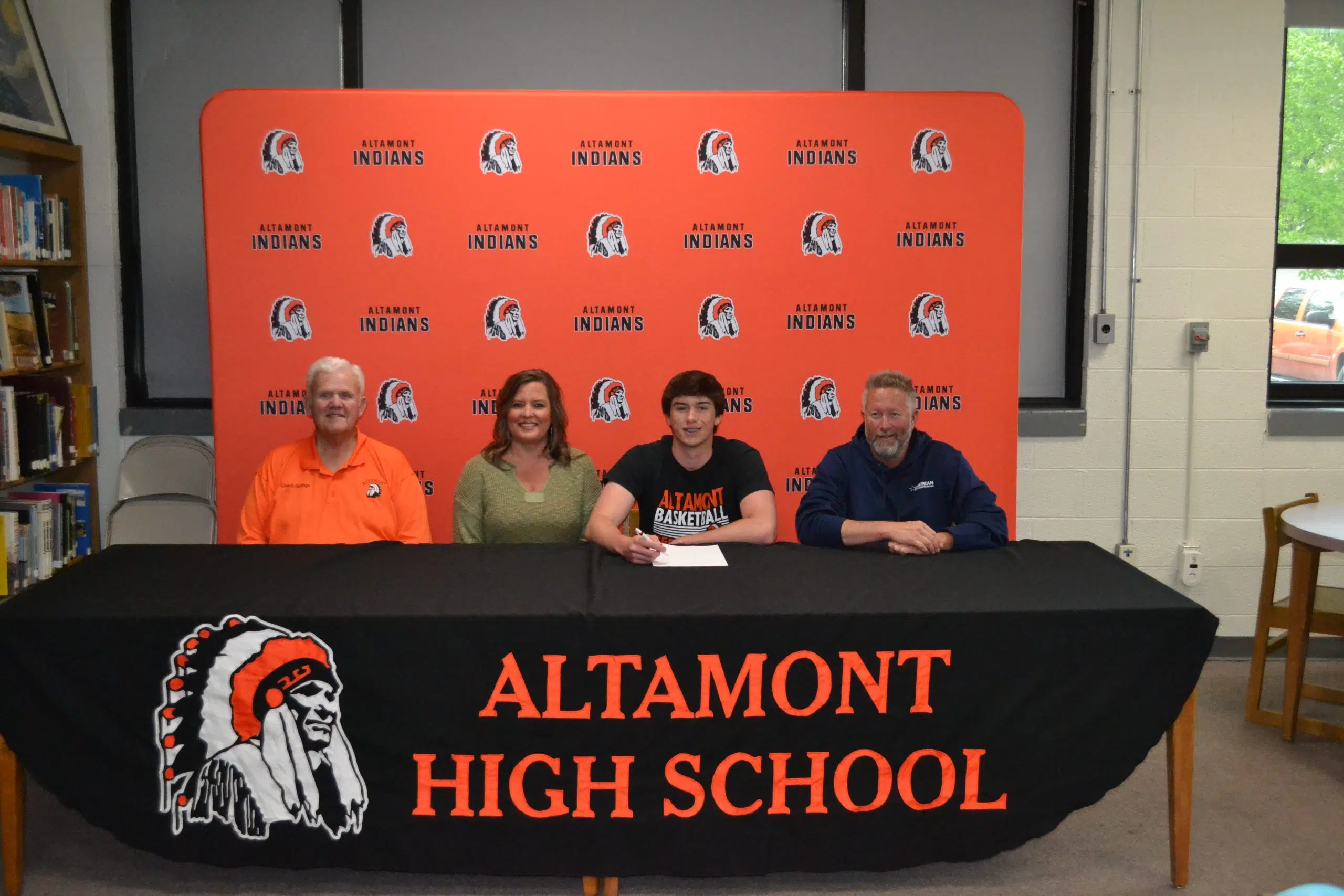 Altamont’s Avery Jahraus to continue golf career at Lincoln Trail ...